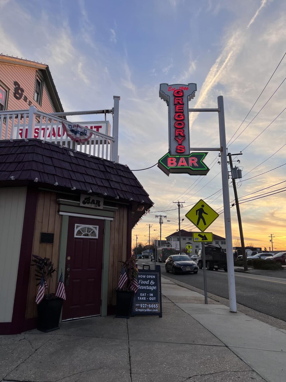 Sing, sip and shine: Gregory’s Open Jam turns Sundays into show days ...
