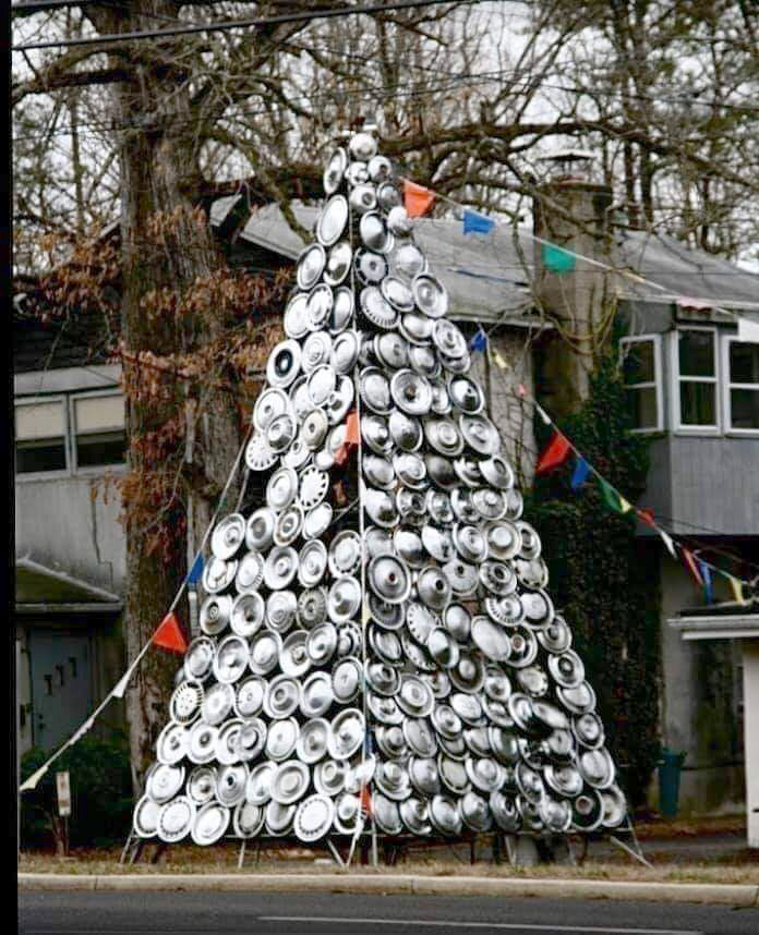 The hubcap tree - Shore Local Newsmagazine