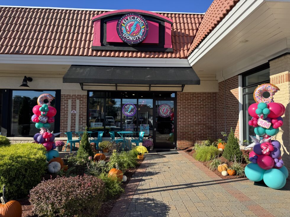 New Northfield play cafe Electric Donuts serves up coffee, donuts and ...