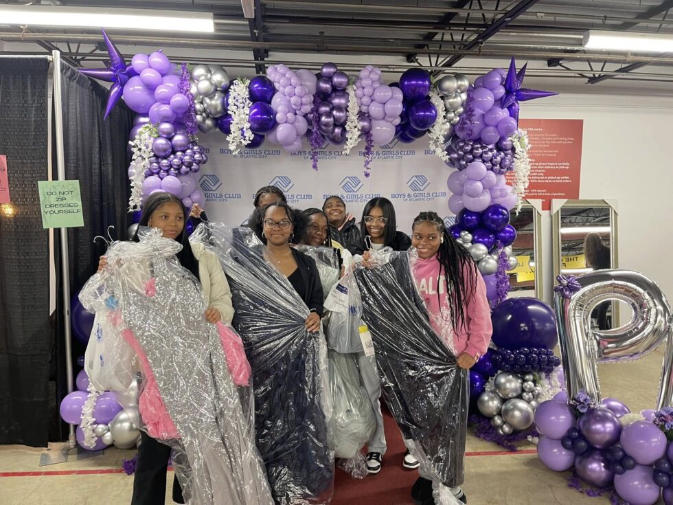 Project Prom helps hundreds of girls shine; New leadership crowned ...